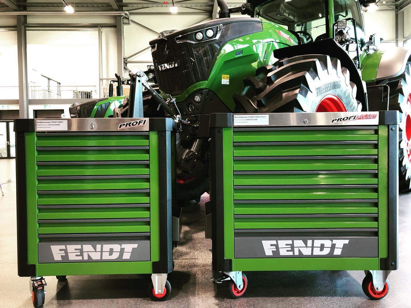 Fendt Profi Toolbox With Tools - Maple Lane Farm Service